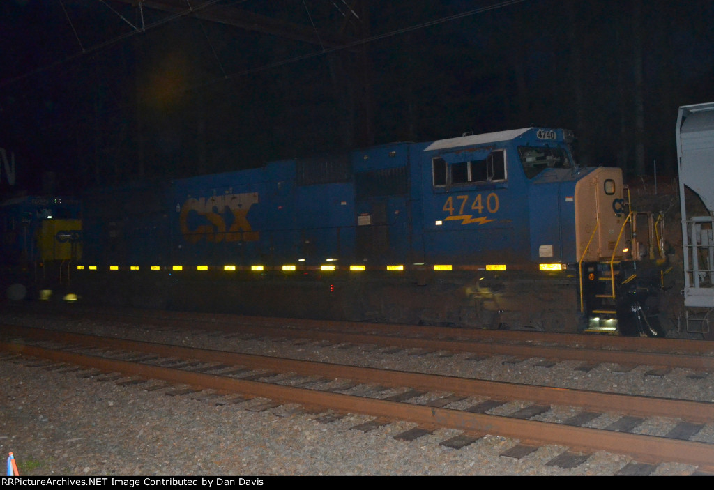 CSX SD70AC 4740 third out on Q410-01